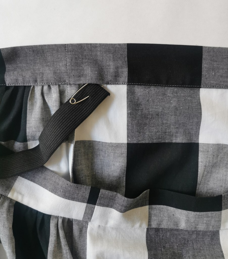 How to: Sew an elasticated skirt with a flat front waistband