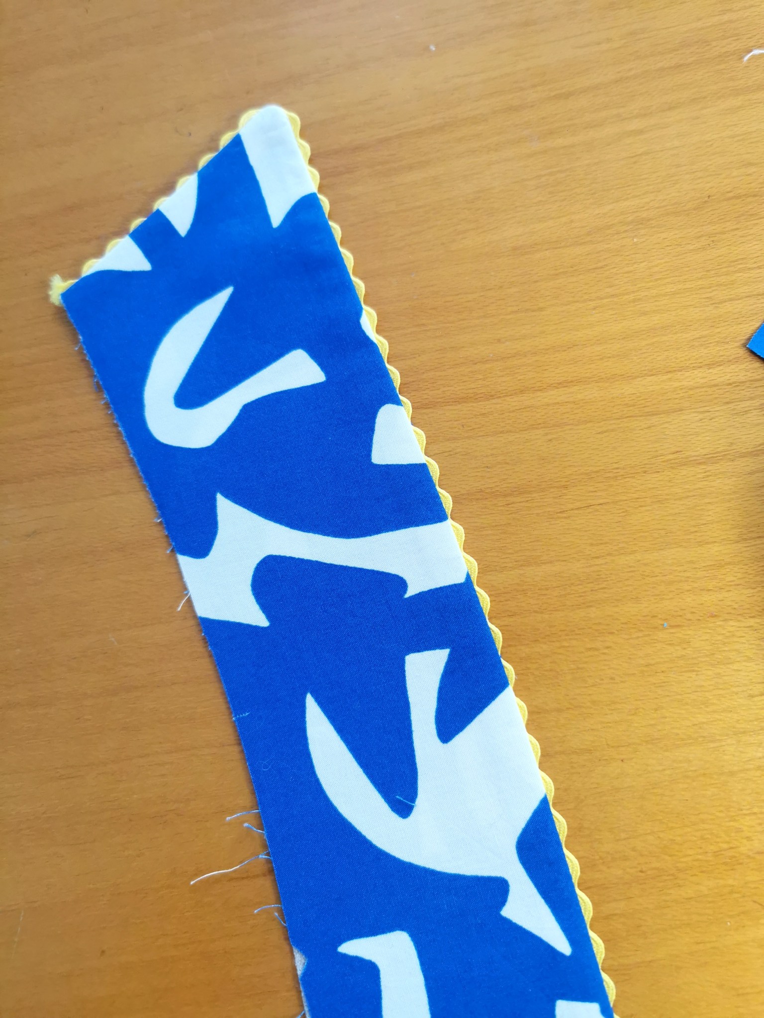 Let’s sew a ricrac trim