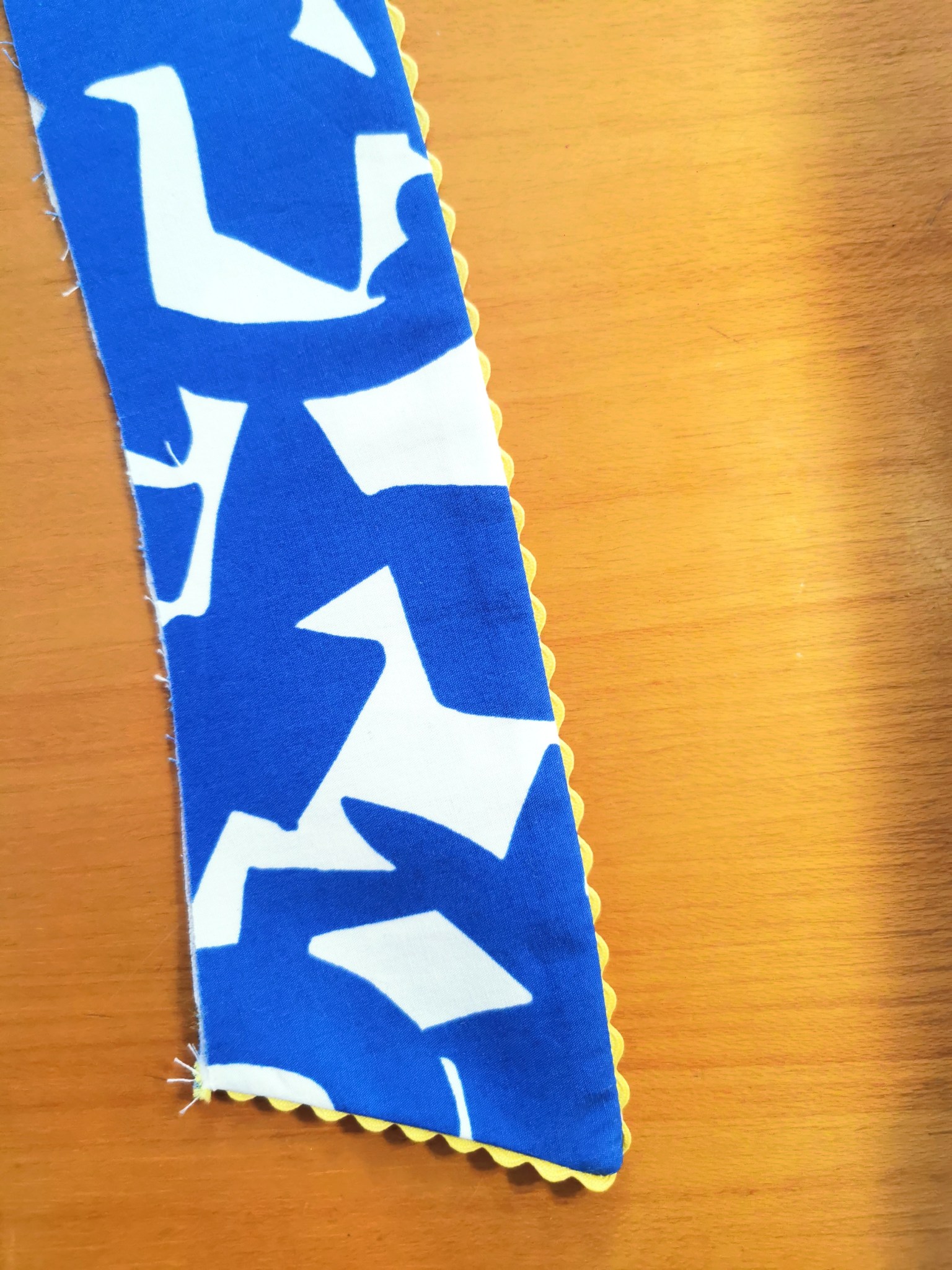 Let’s sew a ricrac trim